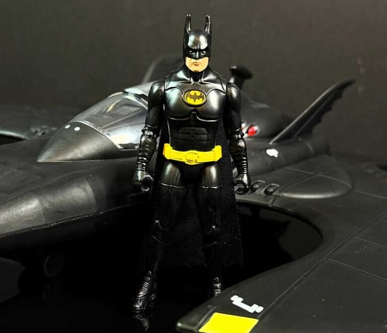 Retro Batwing '89 with Batman Returns by Spin Master Revealed